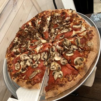 PIZZA FACTORY - Updated October 2025 - 44 Photos & 31 Reviews - 536 N ...