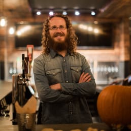 TAPPED - TAPHOUSE & KITCHEN - Updated June 2025 - 162 Photos & 265 ...