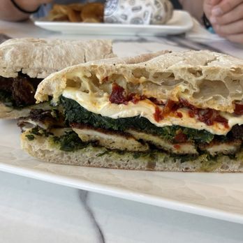 DISTRICT DELI & COFFEE - Updated July 2024 - 55 Photos & 25 Reviews ...