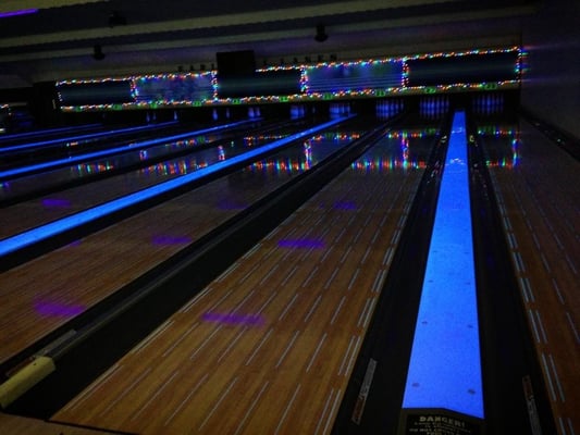 EARL-BOWL LANES - Updated January 2026 - 17 Reviews - 390 Morwood Rd ...