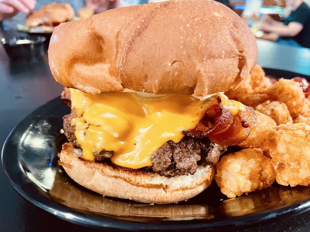 LONGHORNS BURGER HOUSE - Updated August 2025 - 400 Central Ave, Lester ...