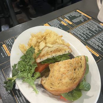 FELIX’S BREAKFAST AND SANDWICH SHOP - Updated October 2024 - 105 Photos ...