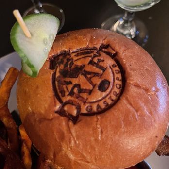 DRAFT GASTROPUB - Updated July 2024 - 177 Photos & 161 Reviews - 664 W ...
