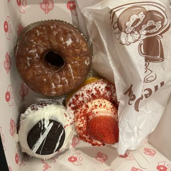 DK’S DONUTS & BAKERY - 4313 Photos & 2468 Reviews - 1614 Santa Monica ...
