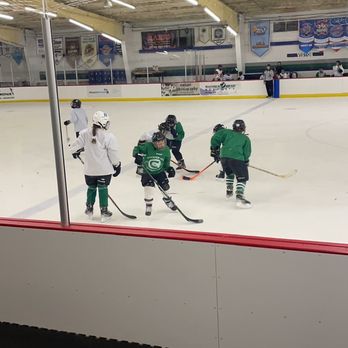 OAK PARK ICE SKATING ARENA - Updated September 2025 - 51 Photos & 31 ...