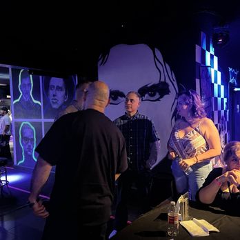 TOTALLY 80’S BAR & GRILLE - Updated October 2025 - 329 Photos & 559 ...