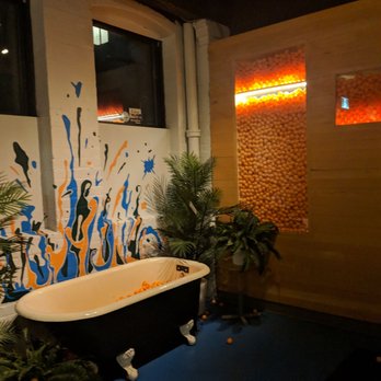 SPIN TORONTO - Updated May 2024 - 147 Photos & 139 Reviews - 461 King ...