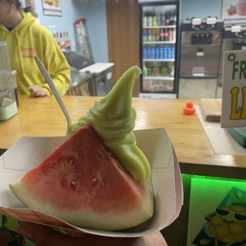 THE CHILLIN PINEAPPLE - Updated April 2025 - 12 Photos - 3800 Boardwalk ...