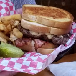 NEWT’S NORTH - Updated December 2025 - 155 Photos & 194 Reviews - 5231 ...