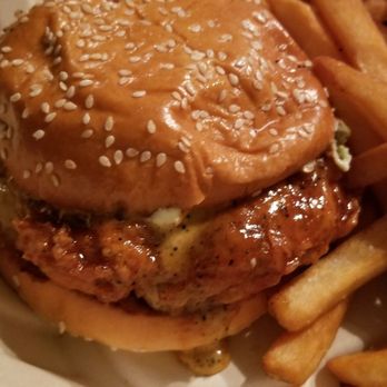 CHOMP KITCHEN AND DRINKS - Updated August 2024 - 293 Photos & 220 ...