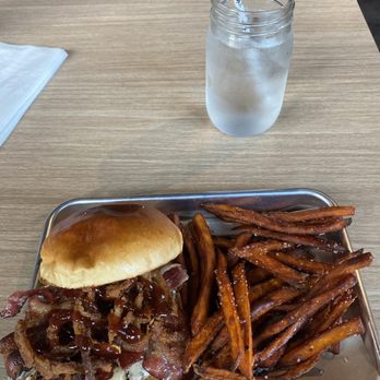 MOO’D BURGER BAR - Updated October 2025 - 51 Photos & 41 Reviews - 1344 ...
