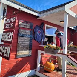 MCLOONS LOBSTER SHACK - Updated October 2025 - 612 Photos & 398 Reviews ...