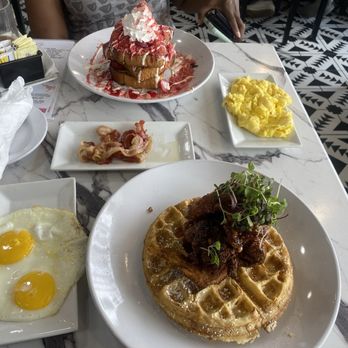 BLOSSOMS BRUNCH BAR - Updated August 2024 - 218 Photos & 104 Reviews ...