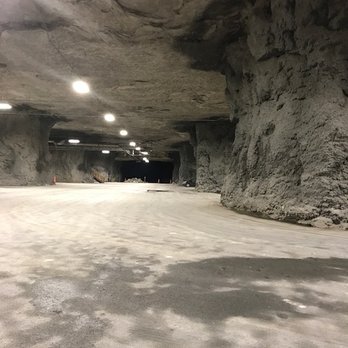 SPRINGFIELD UNDERGROUND - Updated December 2025 - 2019 N Lecompte Rd ...