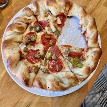 WILD GARLIC PIZZA & PUB - Updated April 2025 - 300 Photos & 410 Reviews ...