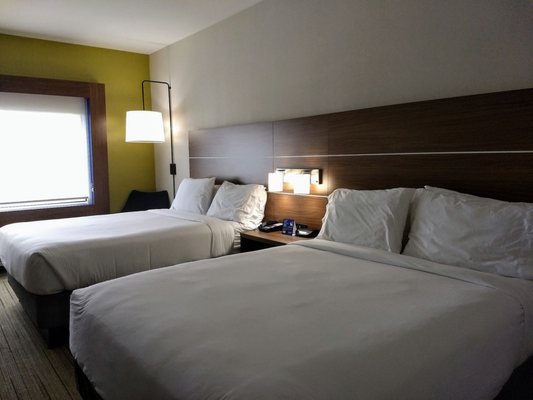 HOLIDAY INN EXPRESS & SUITES MARINA - STATE BEACH AREA - Updated June ...