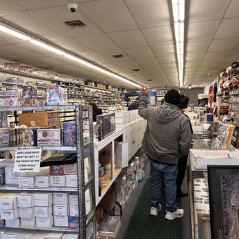 CARD TRADERS OF AUSTIN - Updated June 2025 - 22 Photos & 60 Reviews ...