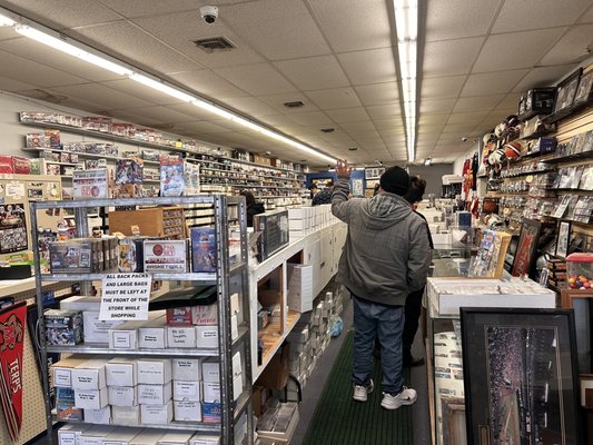 CARD TRADERS OF AUSTIN - 11 Photos & 42 Reviews - 8650 SpiceWood ...