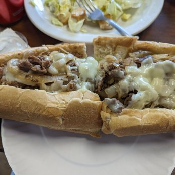 LOUIE’S FAMOUS CHICKEN & SUBS - Updated November 2025 - 2A W Frederick ...