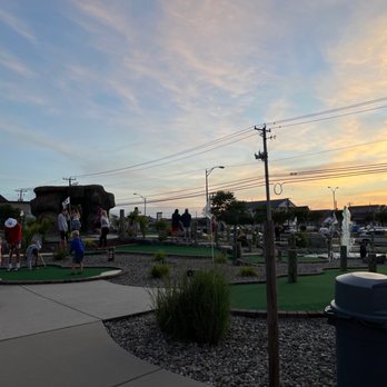 ISLAND MINIATURE GOLF - Updated October 2025 - 36 Photos & 85 Reviews ...