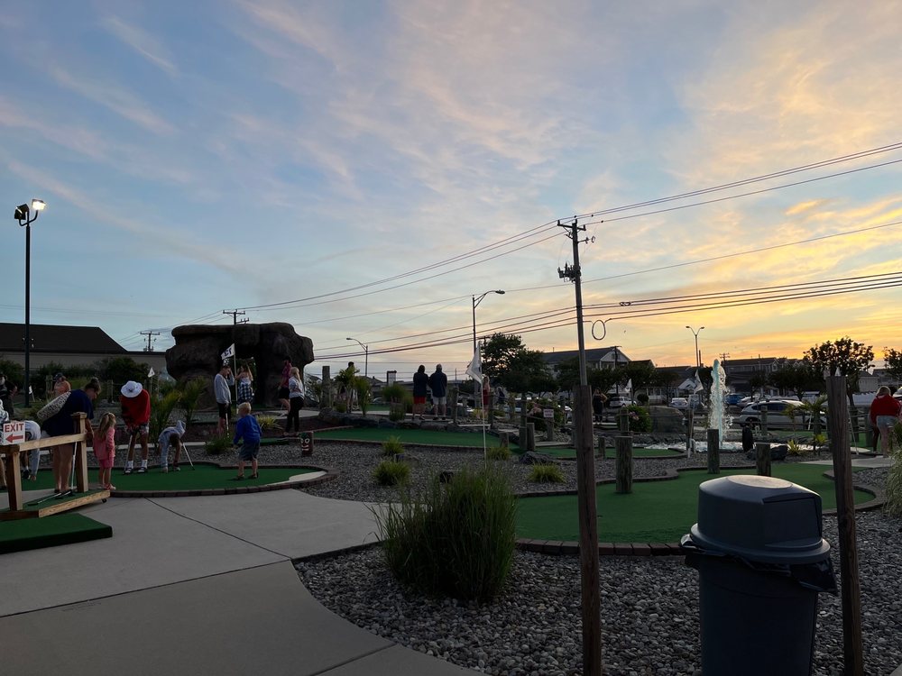 ISLAND MINIATURE GOLF - Updated October 2025 - 36 Photos & 85 Reviews ...