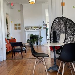 MOM ‘N ‘EM COFFEE & WINE - Updated July 2025 - 266 Photos & 142 Reviews ...