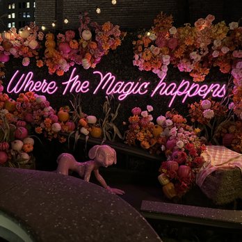 MAGIC HOUR ROOFTOP BAR & LOUNGE - Updated May 2024 - 2020 Photos & 1079 ...