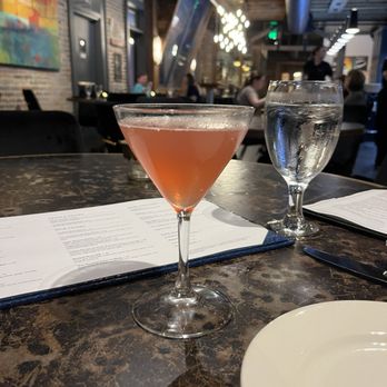 HAMPTONS - Updated December 2025 - 200 Photos & 160 Reviews - 33 N Main ...