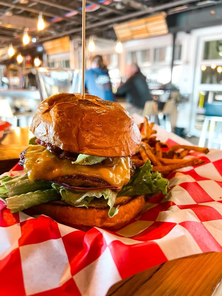 THE MIGHTY BURGER - Updated December 2025 - 11 Reviews - 1898 S ...