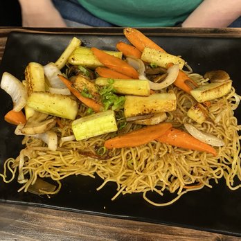 SUMO - Updated July 2025 - 108 Photos & 96 Reviews - 111 E Yakima Ave ...