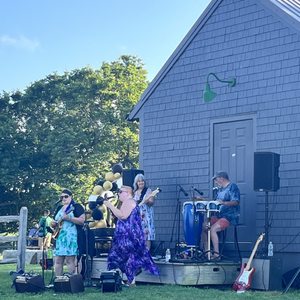 BUZZARDS BAY BREWING - 65 Photos & 83 Reviews - 98 Horseneck Rd ...