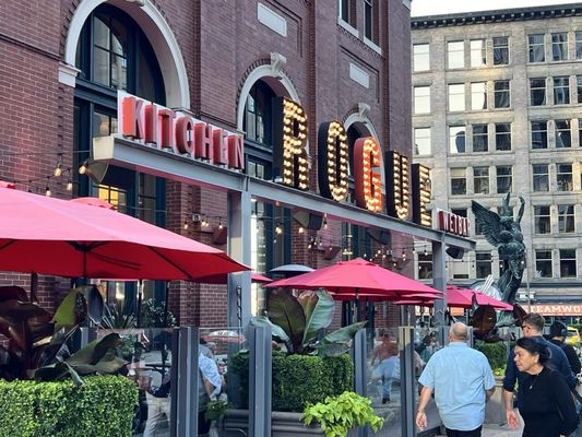 ROGUE KITCHEN & WETBAR - Updated December 2025 - 398 Photos & 412 ...