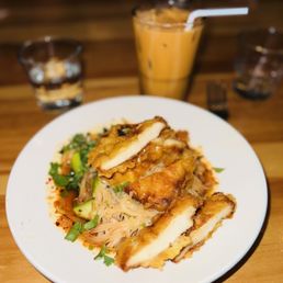 NOODLEHEAD - Updated December 2025 - 1648 Photos & 2062 Reviews - 242 S ...