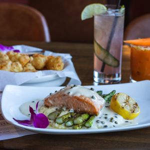 DISCO CHICKEN - Updated May 2025 - 11 Photos - 212 E State St, Rockford ...