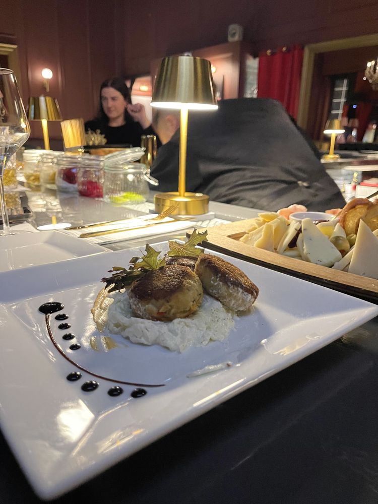 AU BAR 56 - Updated May 2025 - 14 Photos - 235 W 56th St, New York, New ...