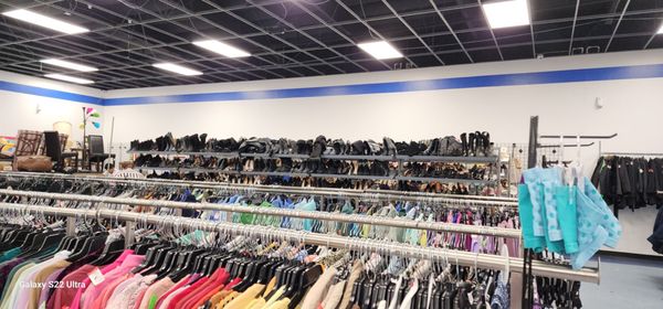 GOODWILL OF SILICON VALLEY - Updated December 2025 - 46 Photos & 80 ...