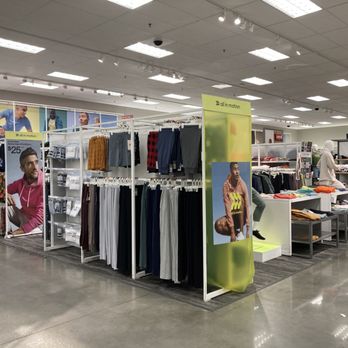 TARGET - Updated December 2025 - 112 Photos & 174 Reviews - 2580 Shearn ...