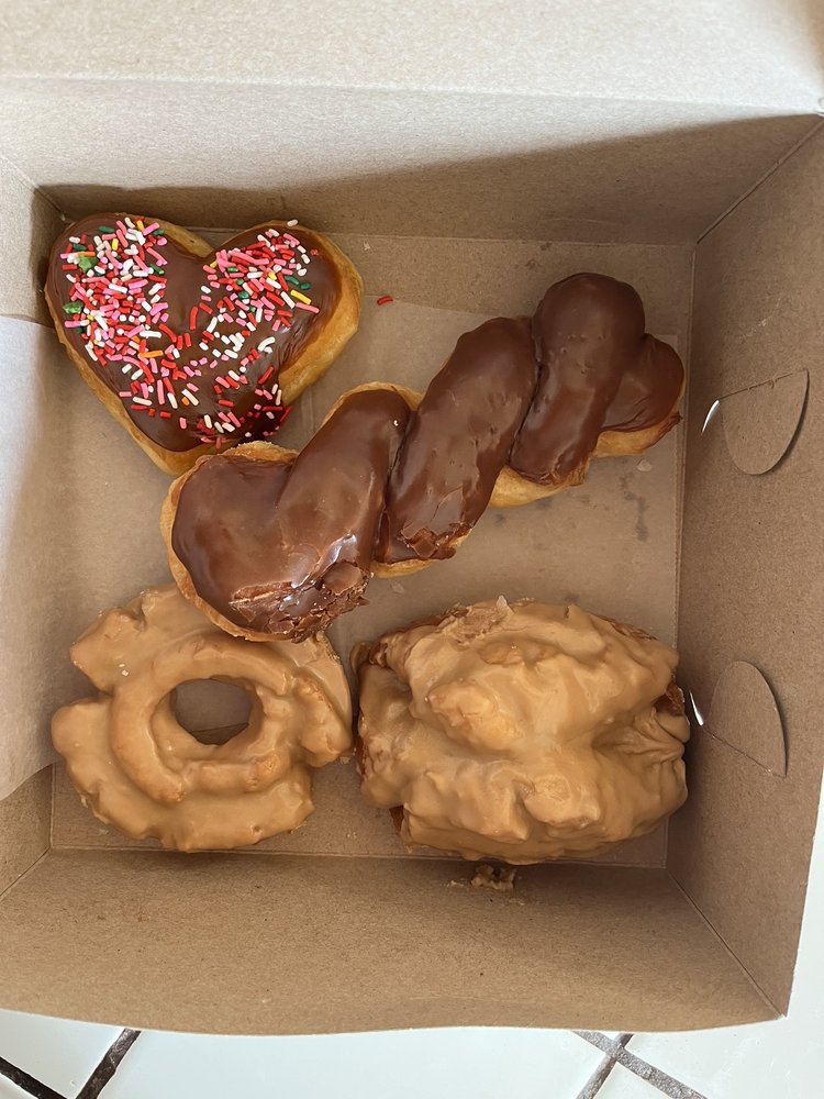 MANNA DONUTS - 61 Photos & 42 Reviews - 3205 Kendall Dr, San Bernardino ...
