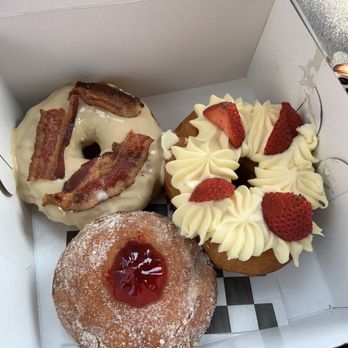 DIABLO DOUGHNUTS - Updated April 2025 - 725 Photos & 392 Reviews - 7698 ...