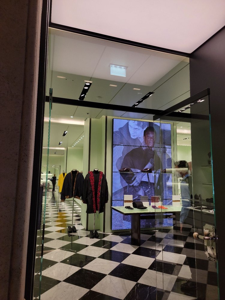 PRADA STORES - Updated October 2025 - 17 Photos - Via Condotti 88, Roma ...