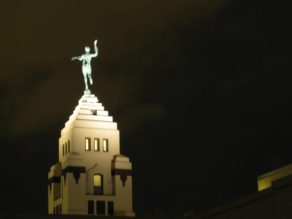 ONE RIVER PLACE CONDOMINIUMS - Updated January 2025 - 758 N Larrabee St ...