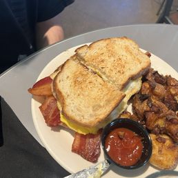 THE PORCH - Updated October 2025 - 1129 Photos & 1059 Reviews - 221 ...