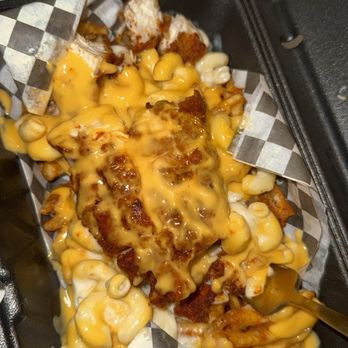 MAIN BIRD HOT CHICKEN - MONTROSE - Updated December 2025 - 329 Photos ...