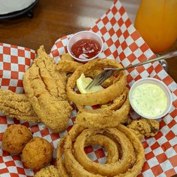 FISH N TAILS OYSTER BAR - Updated October 2025 - 98 Reviews & 126 ...