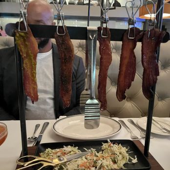 BROADWAY 10 BAR & CHOPHOUSE - Updated April 2025 - 790 Photos & 439 ...