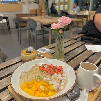 MISS LIN CAFE - Updated December 2024 - 338 Photos & 81 Reviews - 3601 ...