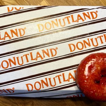 DONUTLAND - Updated October 2025 - 15 Photos - 4820 100th St, Urbandale, Iowa - Donuts - Phone ...