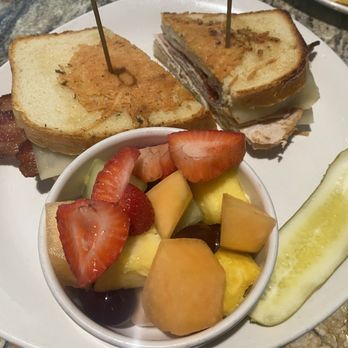 ATLANTIS PURPLE PARROT - Updated October 2025 - 489 Photos & 310 ...