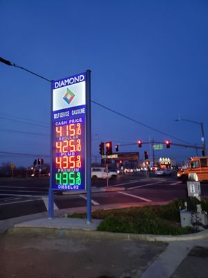 DIAMOND GAS AND MART - Updated December 2025 - 18 Photos & 12 Reviews ...