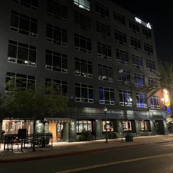 KING’S FISH HOUSE - PINE AVE - 2397 Photos & 2006 Reviews - 100 W ...